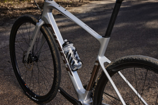 FastRoad AR Advanced 1 (2023) | bike | Giant Bicycles UK