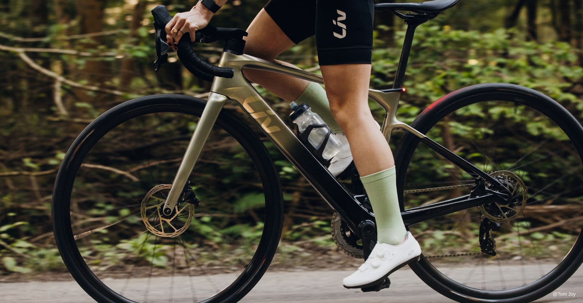 Element E+System: Intelingentny Silnik | Liv Cycling Polska